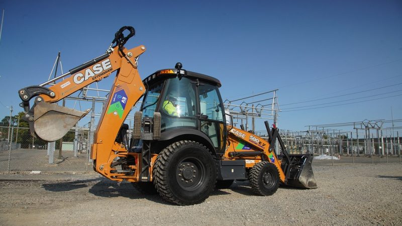 CASE Delivers Industry’s First Electric Backhoe Loaders to Utilities in ...