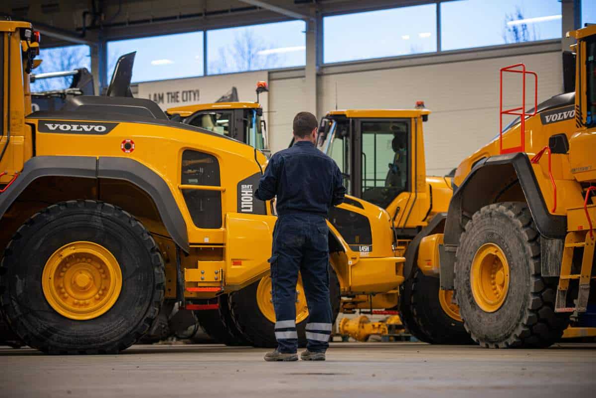 Volvo CE Expands Dealer Technician Training with New West Coast Facility