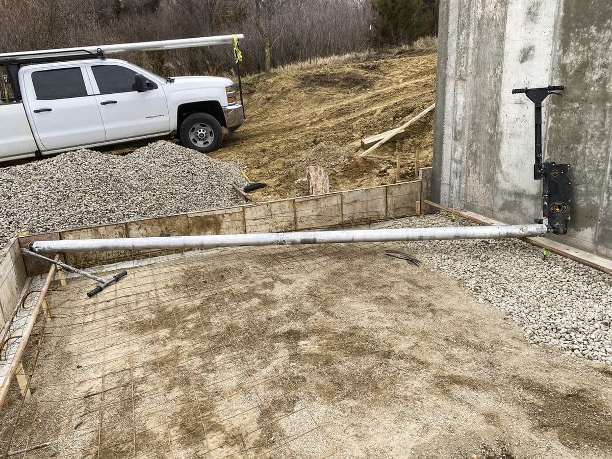 Curb Roller Manufacturing Debuts Lynx Modular Roller Screed — Compact ...