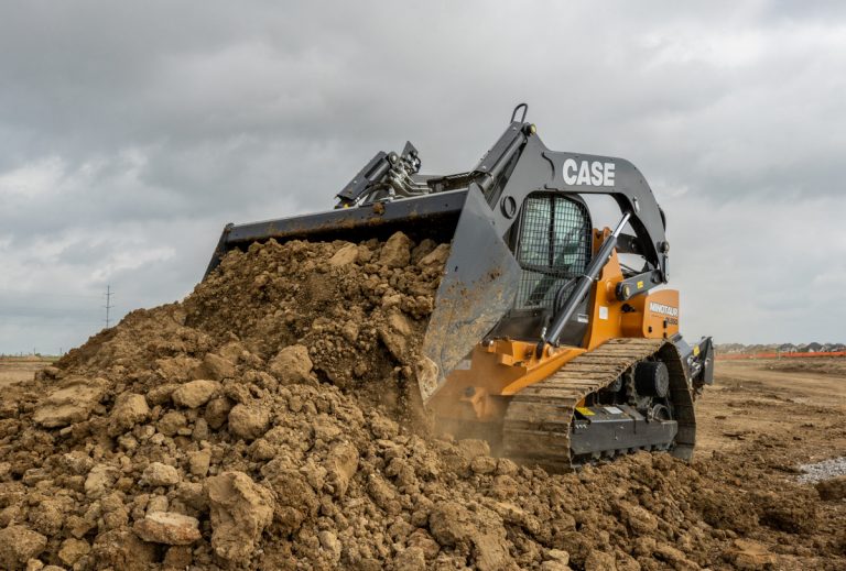 Photos! CASE Introduces One-of-a-Kind Minotaur DL550 Compact Dozer ...