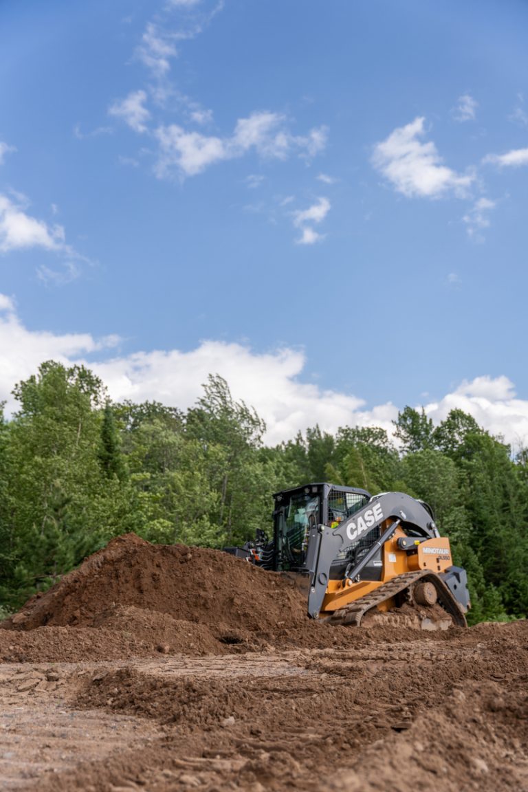 Photos! CASE Introduces One-of-a-Kind Minotaur DL550 Compact Dozer ...