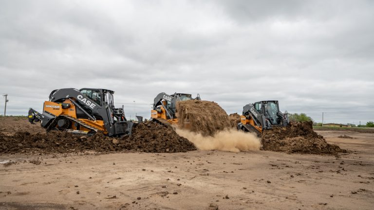 Photos! CASE Introduces One-of-a-Kind Minotaur DL550 Compact Dozer ...