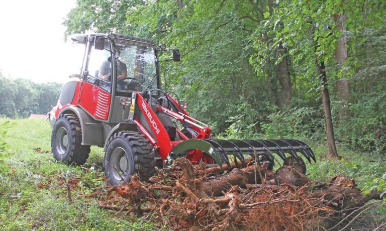 John Deere Improves Its New Compact Wheel Loaders