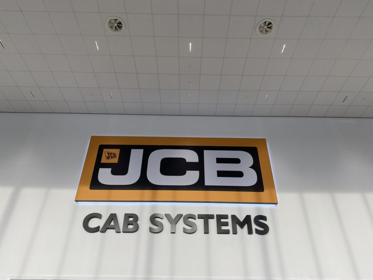 Photos! JCB Announces Hydrogen Combustion Engines with Working ...