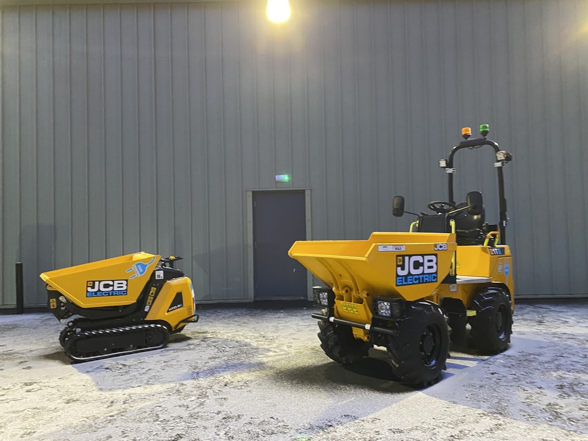 Photos! JCB Announces Hydrogen Combustion Engines with Working ...