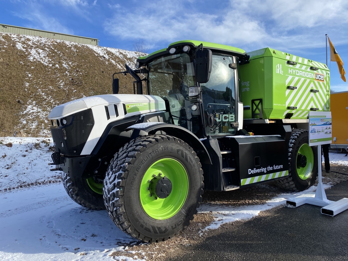 Photos! JCB Announces Hydrogen Combustion Engines with Working ...