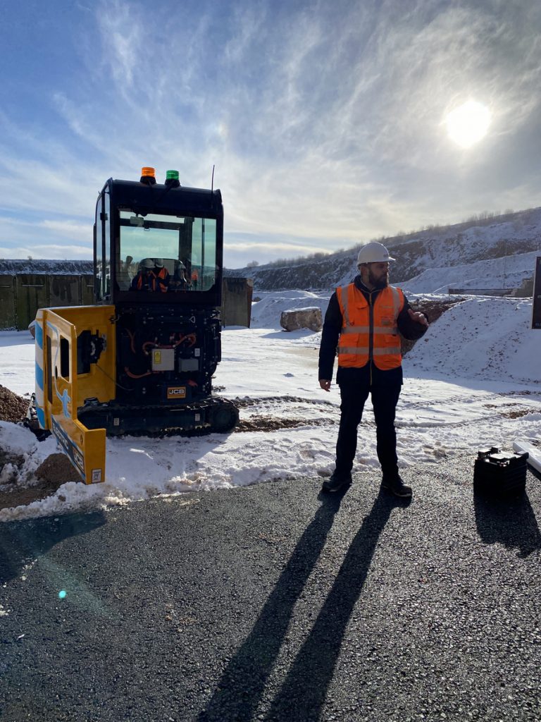 Photos! JCB Announces Hydrogen Combustion Engines with Working ...