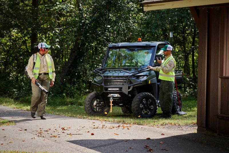John Deere Releases Affordable Mid-Size Gator Model