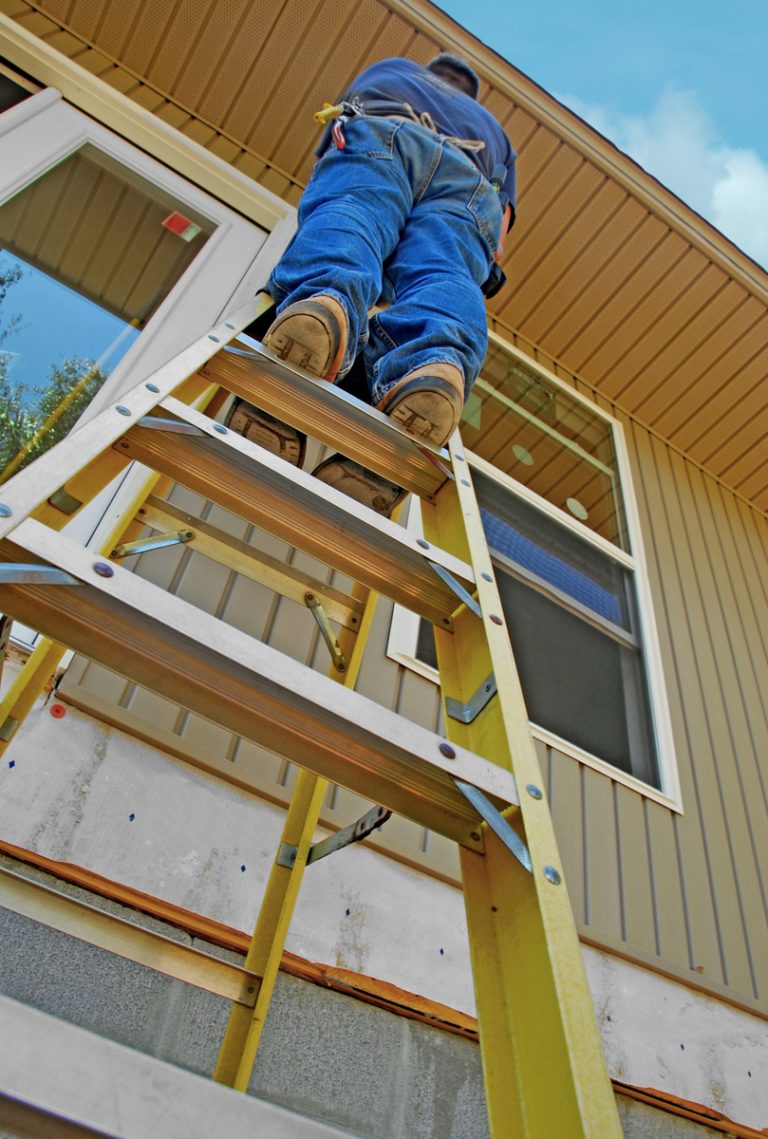Practice Ladder Safety All Year Long with these Tips from the American ...