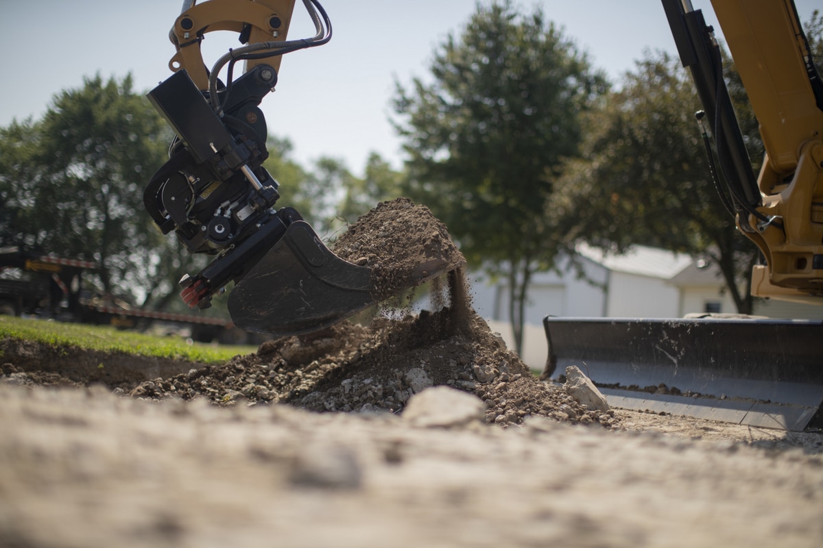 Tiltrotator Q&A: Caterpillar Answers All Our Questions on These Twisty ...