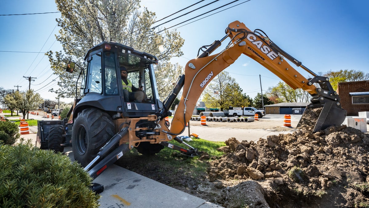 Case Will Preview a Second Electric Mini Excavator at The Utility Expo ...