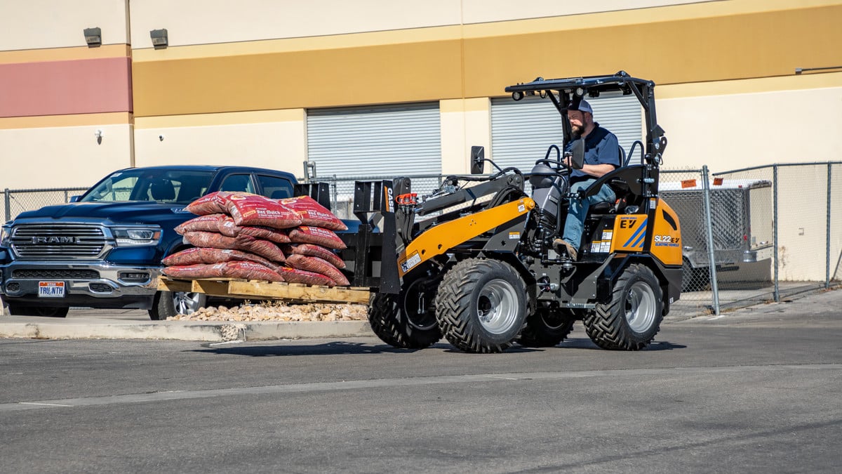 Video: A Deep Dive on Case Small Articulated Loaders