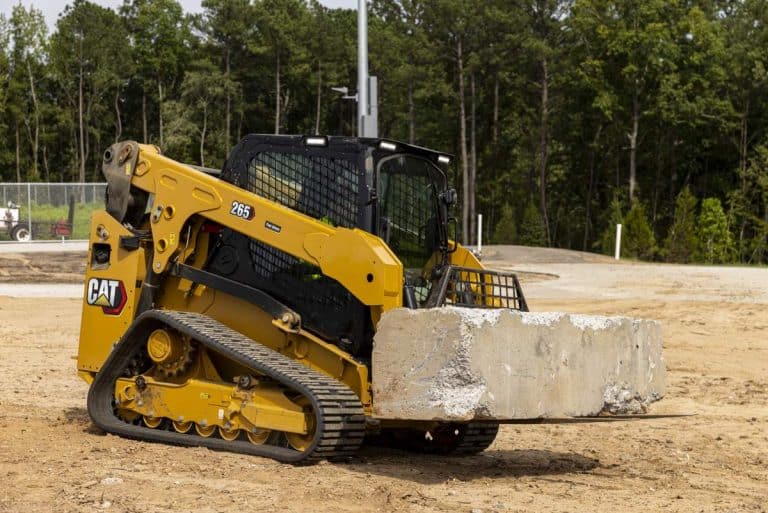 Caterpillar Launches Its Next Generation Compact Track Loaders (the 255 ...