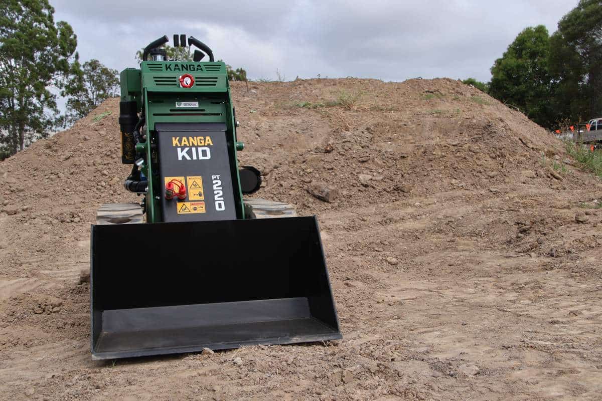 Stand-On Mini Loader Pioneer Kanga Releases a New Kanga Kid (the 220 ...