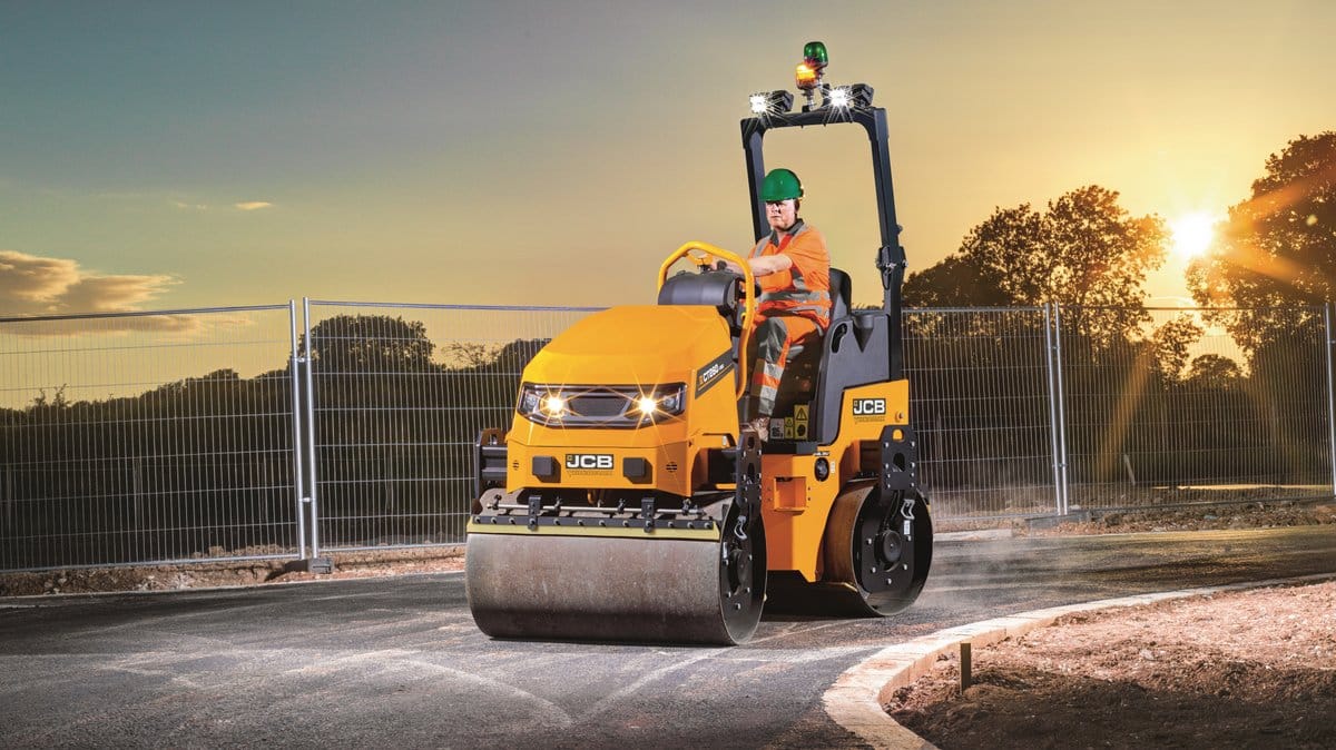 JCB Re-Enters North America Paving Market with CT160 & CT260