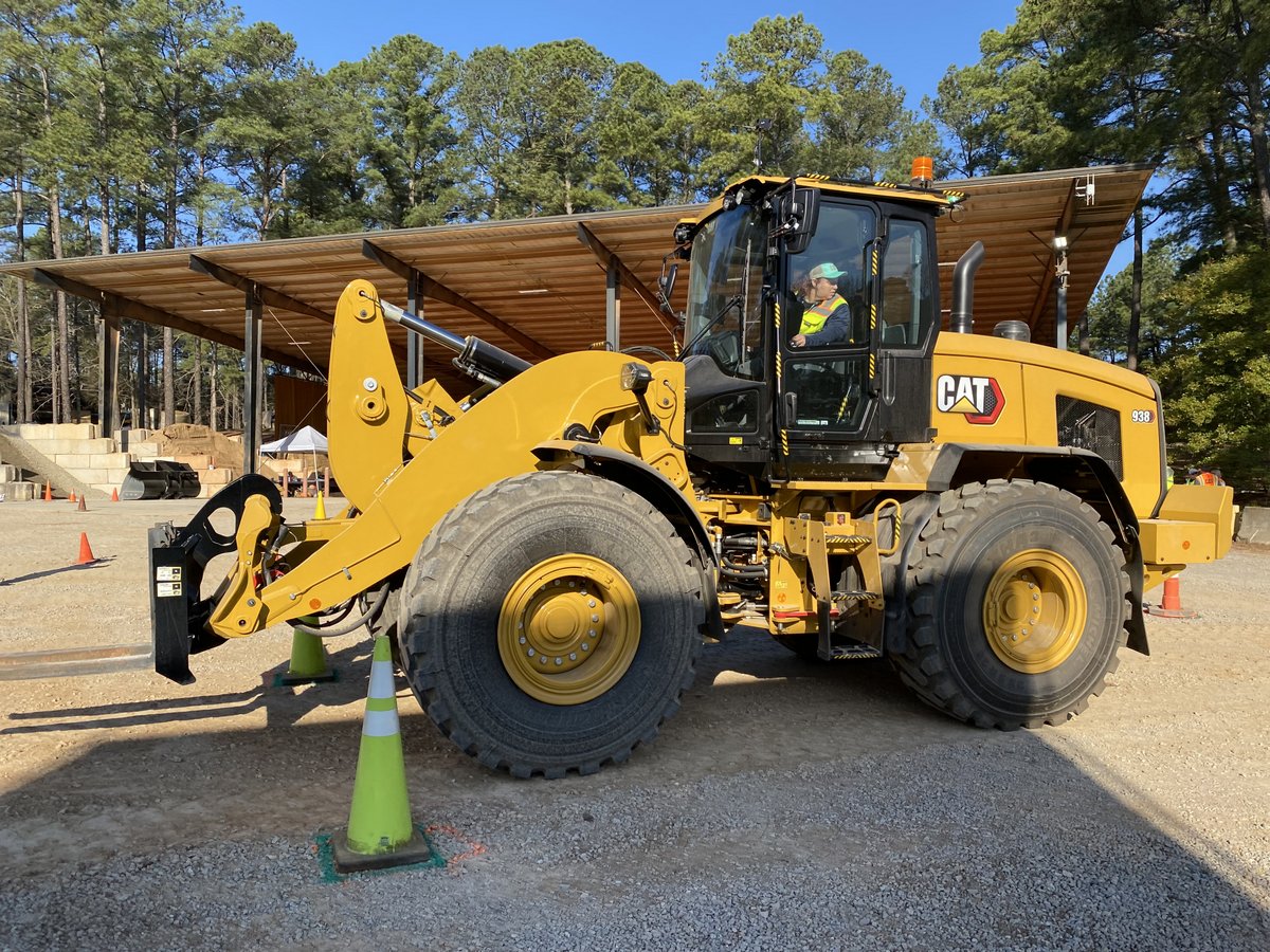 Cat Celebrates Women in Construction with Operator Challenge