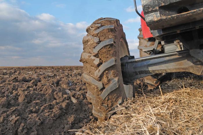 How to Choose the Right Tires for a Utility Tractor