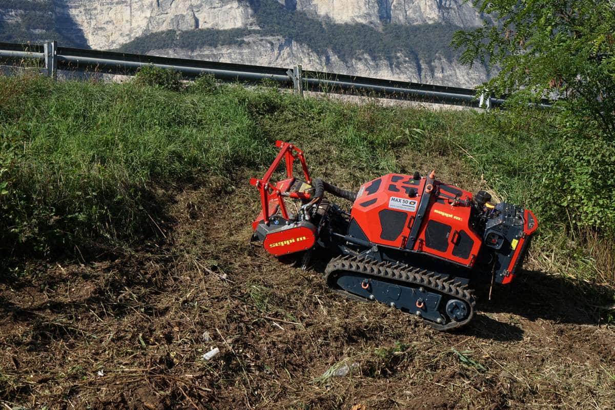 Seppi M.'s Max 50 le Is a Remote Controlled Tracked Tool Carrier ...