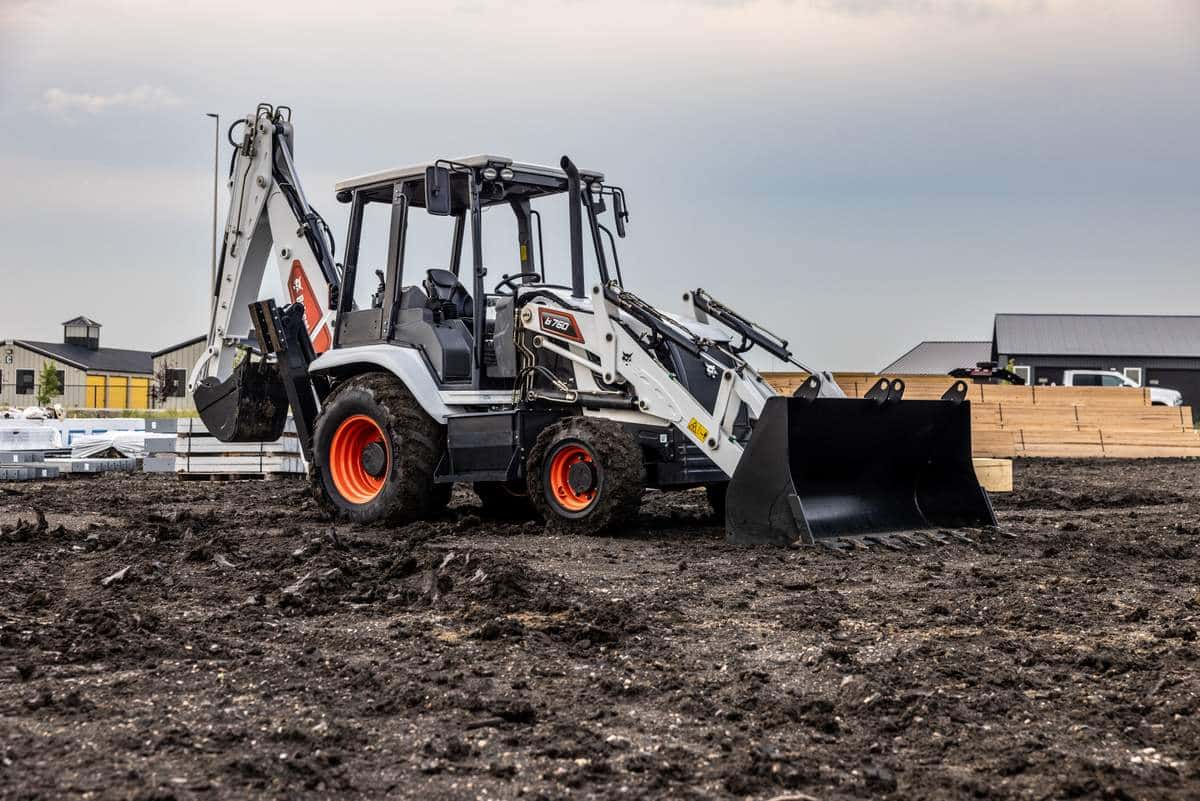 Bobcat B760 Backhoe Loader First Look