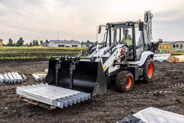 Innovative Iron Awards 2020: Case’s 580 EV Electric Backhoe Loader ...
