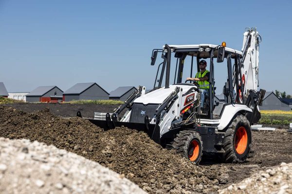 Bobcat B760 Backhoe Loader First Look