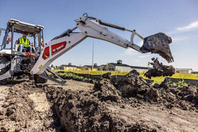 Photos! CASE Introduces One-of-a-Kind Minotaur DL550 Compact Dozer ...