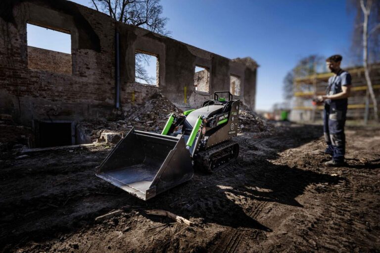 Vermeer Launches CTX160 Mini Skid Steer — Compact Equipment Magazine