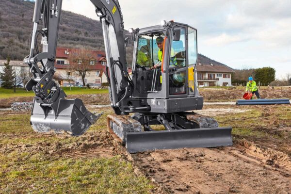 Maximize Versatility with the Right Mini Excavator Dozer Blade