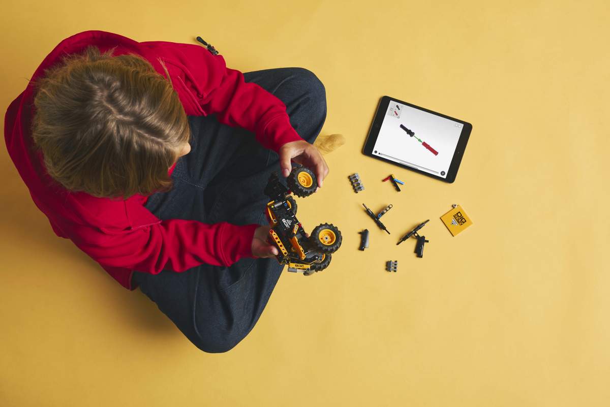 JCB’s DIGatron Joins LEGO Technic Monster Jam Series