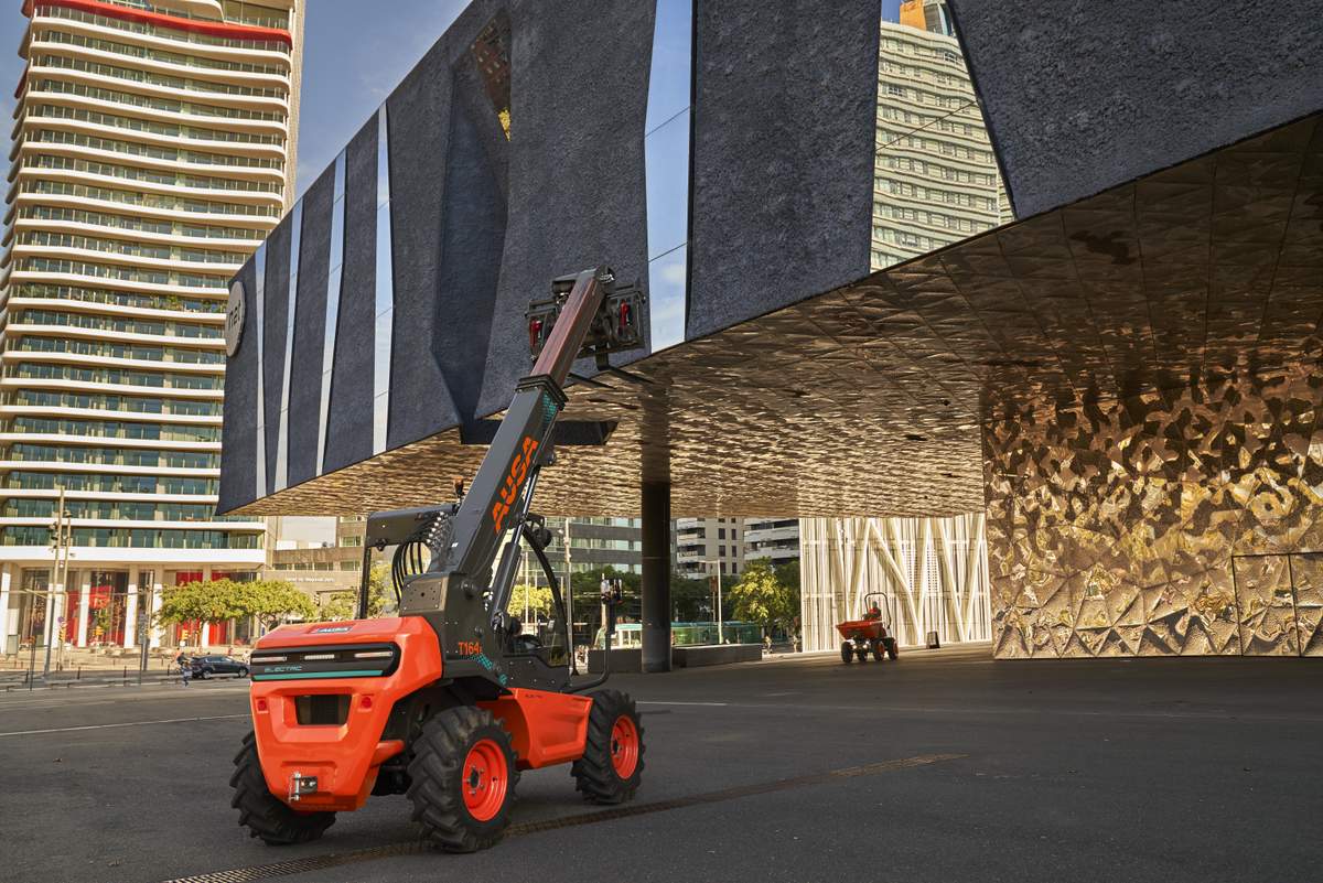 Q&A: AUSA’s Alberto Ortega Talks the Compact Telehandler Market