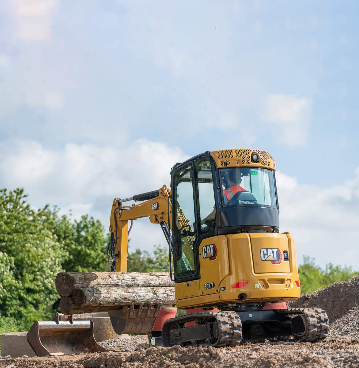 Mini Excavators with Retractable/Expandable Undercarriages