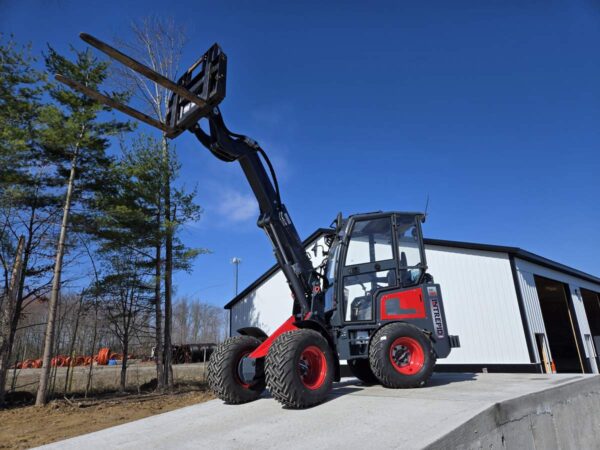 Intrepid Loaders USA Debuts KM180 Tele Small Articulated Loader