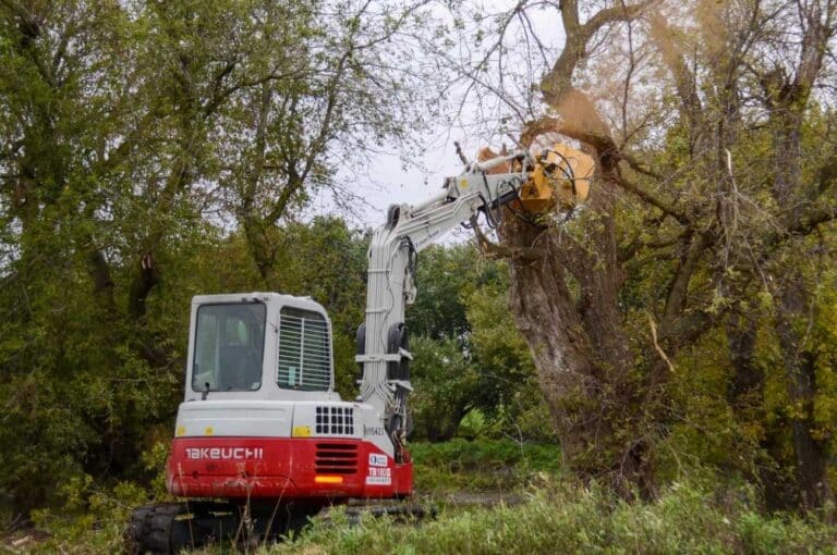 Get to Know the Key Advantages to Owning and Operating a Midi Excavator ...